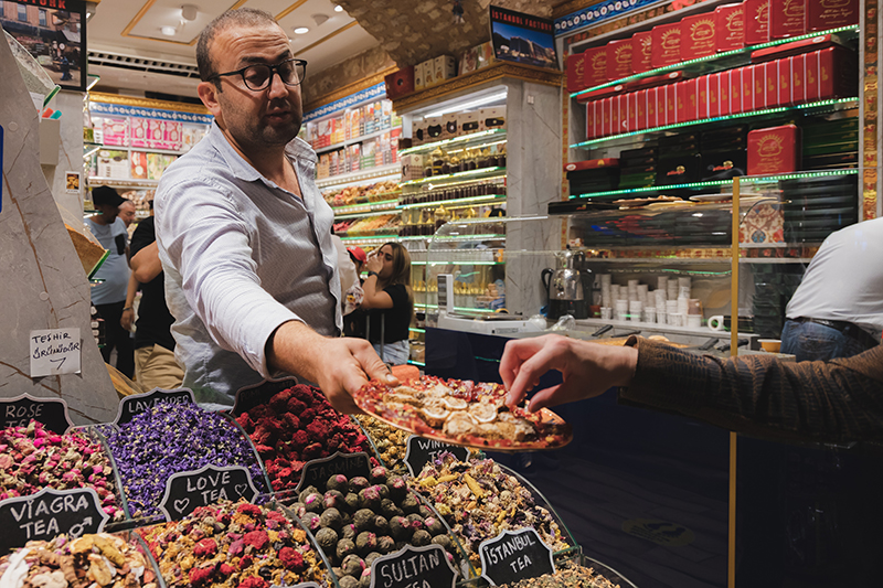 Welcome to Türkiye: Hospitality & Traditions